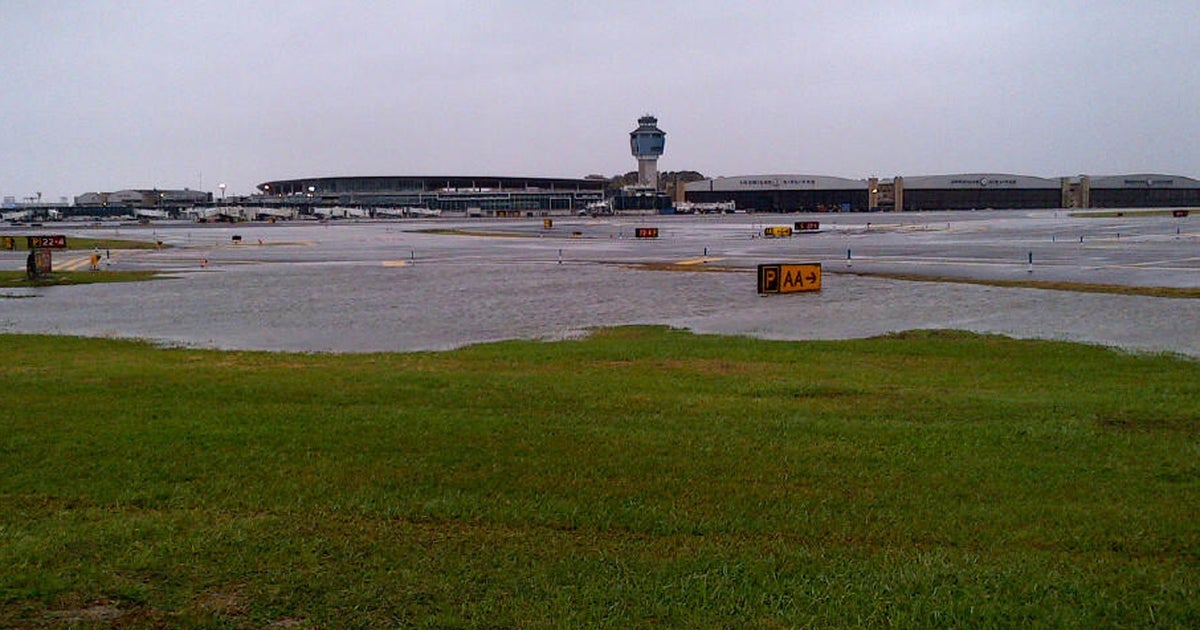 Flights to NYC taking extra fuel due to shortage worries - CBS News