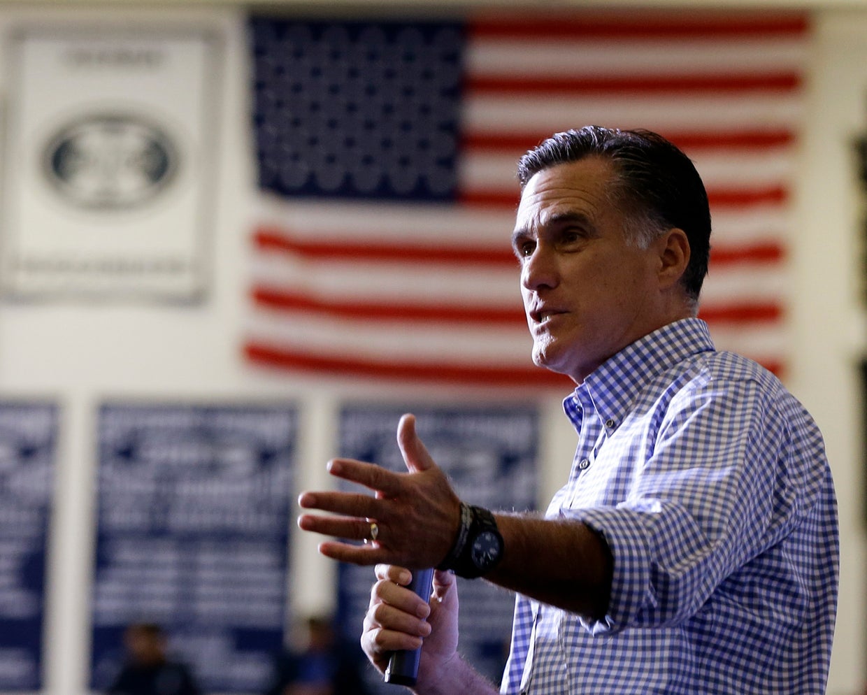 Romney turns Ohio rally into "storm relief event" - CBS News