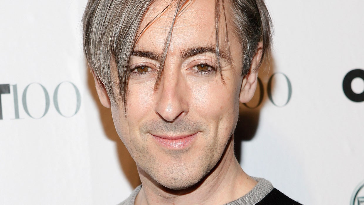 Alan Cumming on his role in "The Good Wife," return to "Cabaret" - CBS News