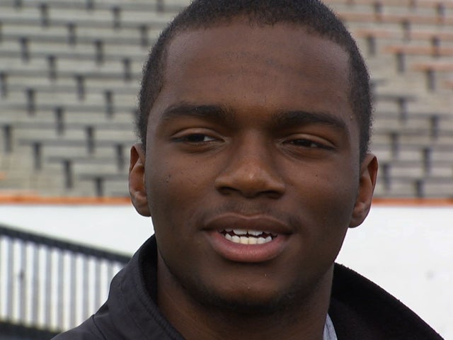 Winning football team gives hope to struggling Pa. town - CBS News