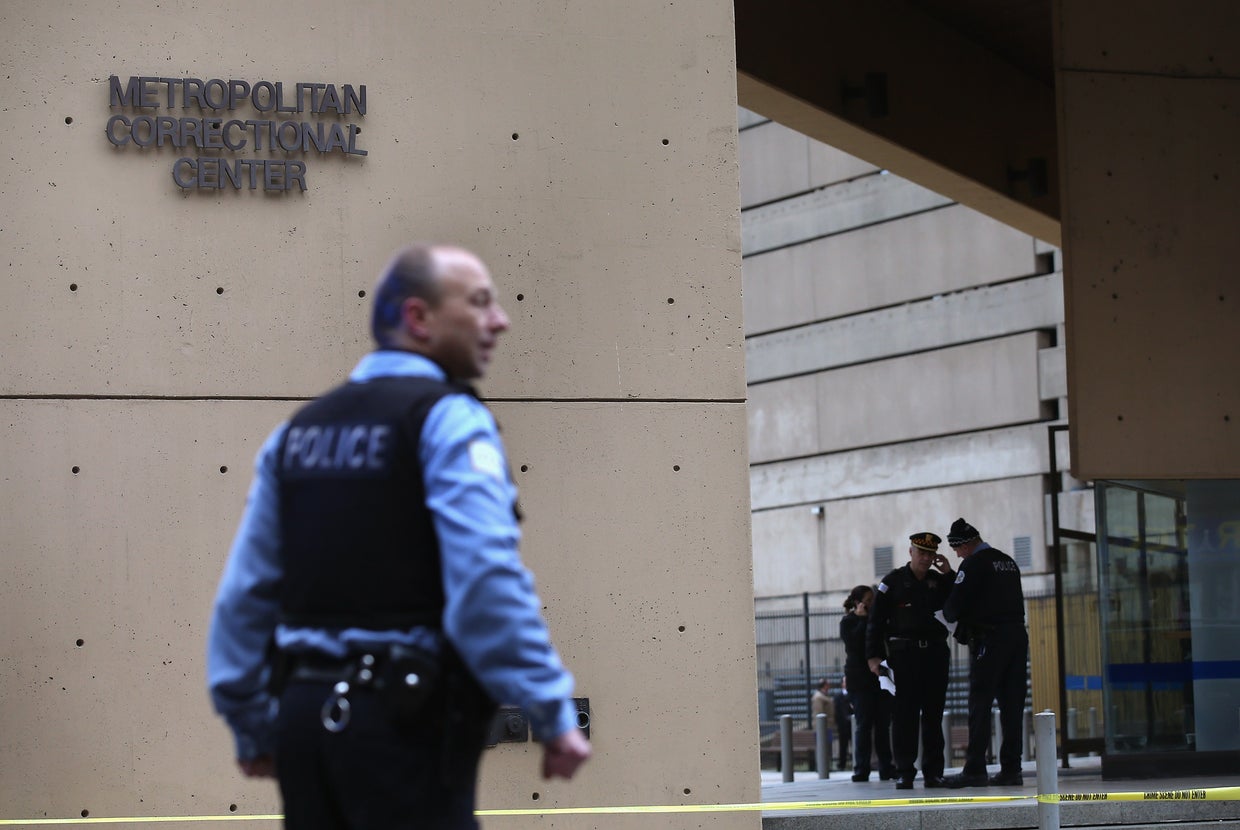 Inmates escape Chicago prison