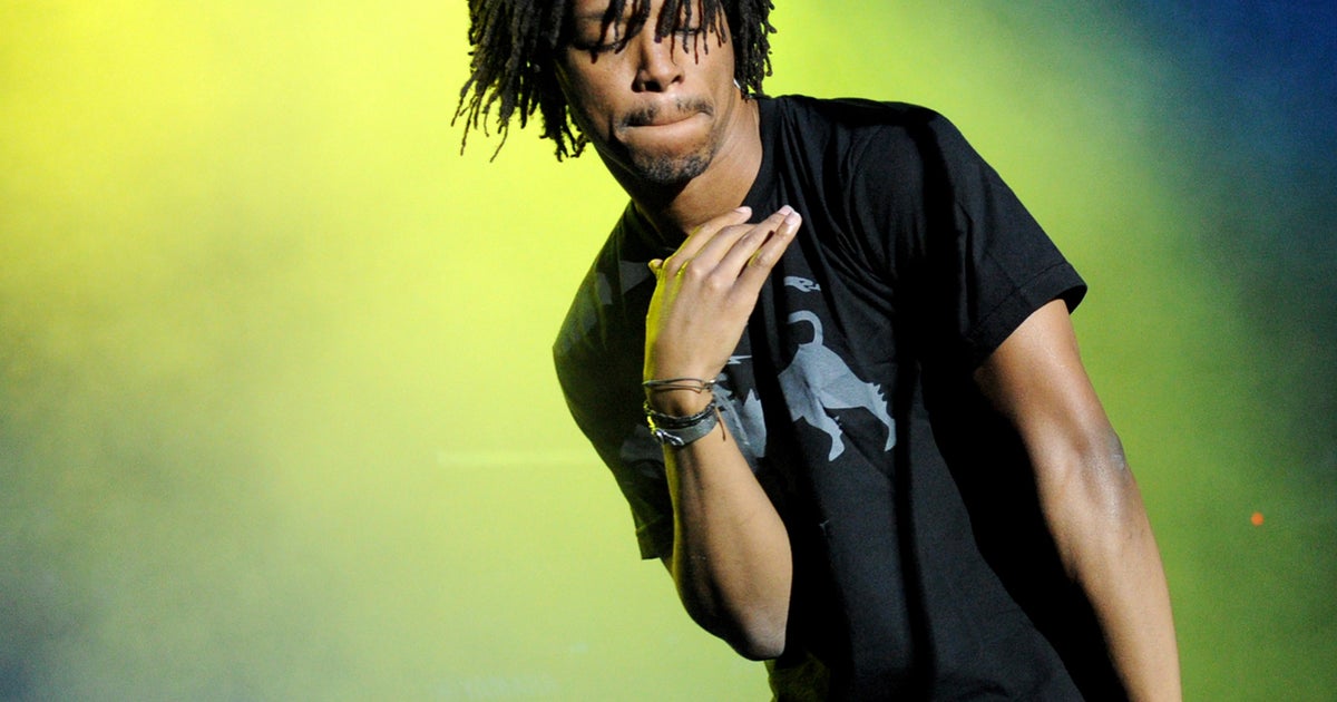 Lupe Fiasco pulled from stage at inauguration-related event - CBS News