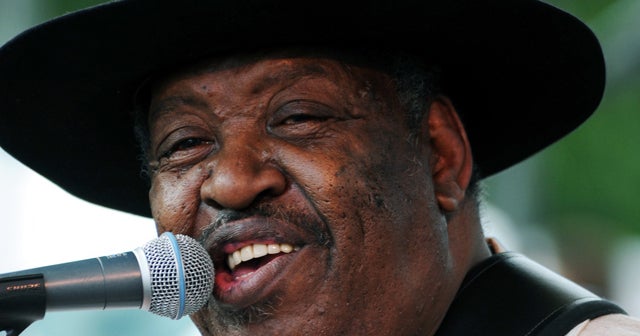 Blues guitarist Magic Slim dies - CBS News