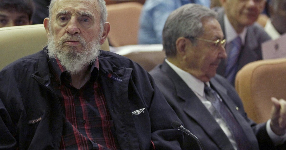 Fidel Castro makes rare political appearance - CBS News