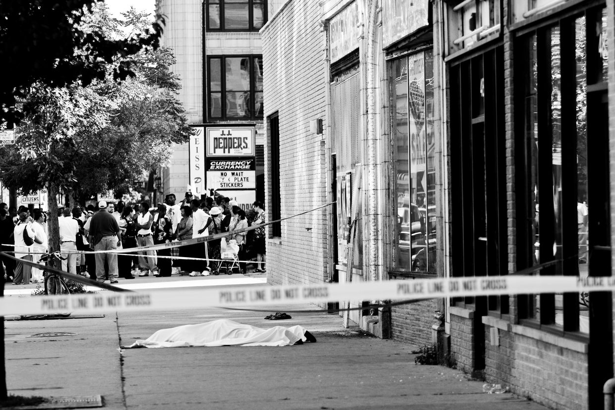 Photographing Chicago's gang violence