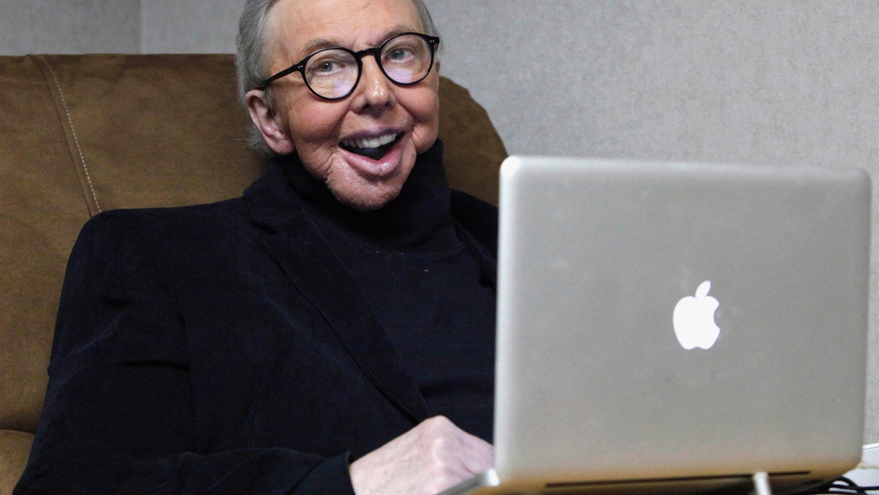 Roger Ebert, famed movie critic, dies at 70 - CBS News