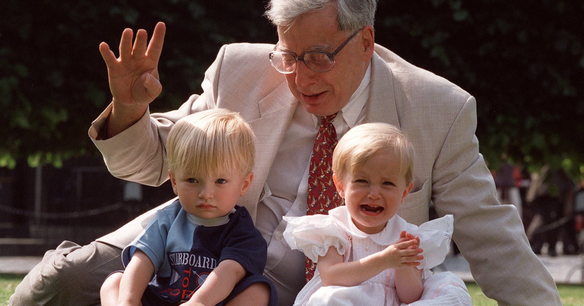 In vitro fertilization pioneer Dr. Robert Edwards dies at 87 - CBS News