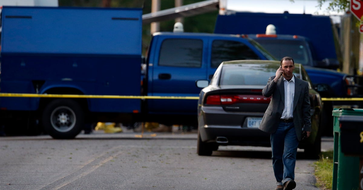 Man named in ricin letters case goes into hiding - CBS News