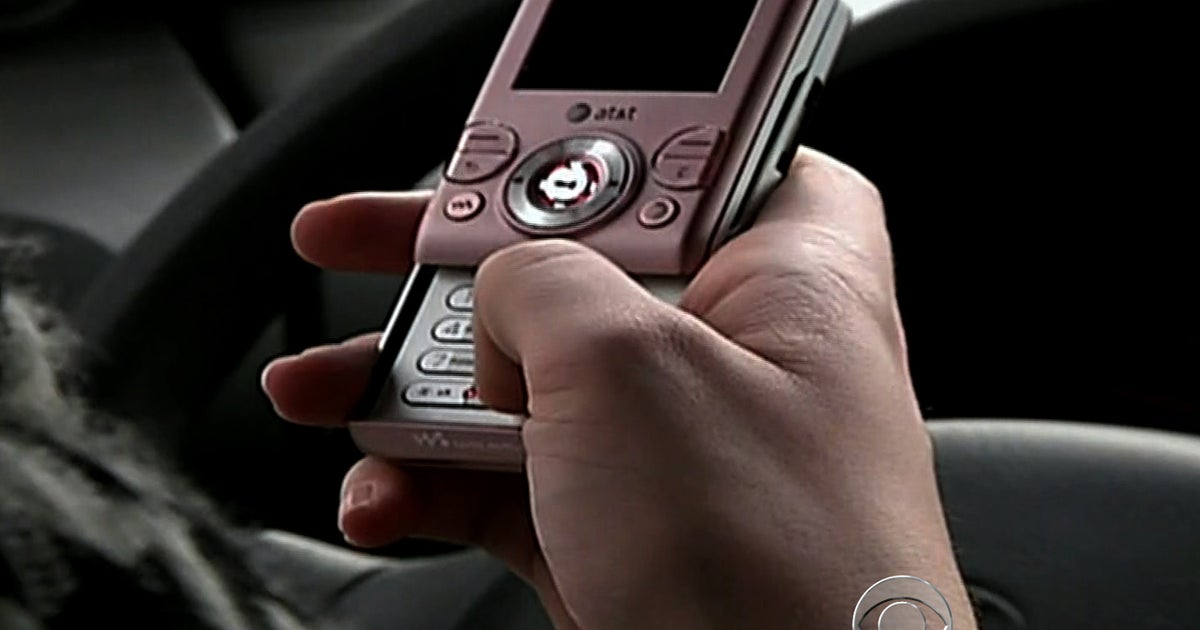 Study shows disturbing reality of texting while driving - CBS News