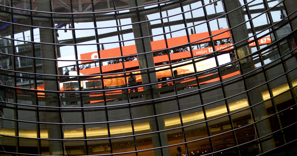 Bloomberg cuts journalist access to client info - CBS News