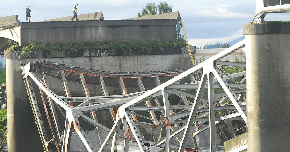 Washington state bridge collapses