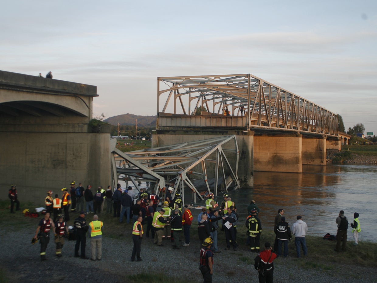 Washington state bridge collapses