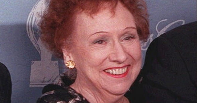 Broadway to dim lights in memory of Jean Stapleton - CBS News