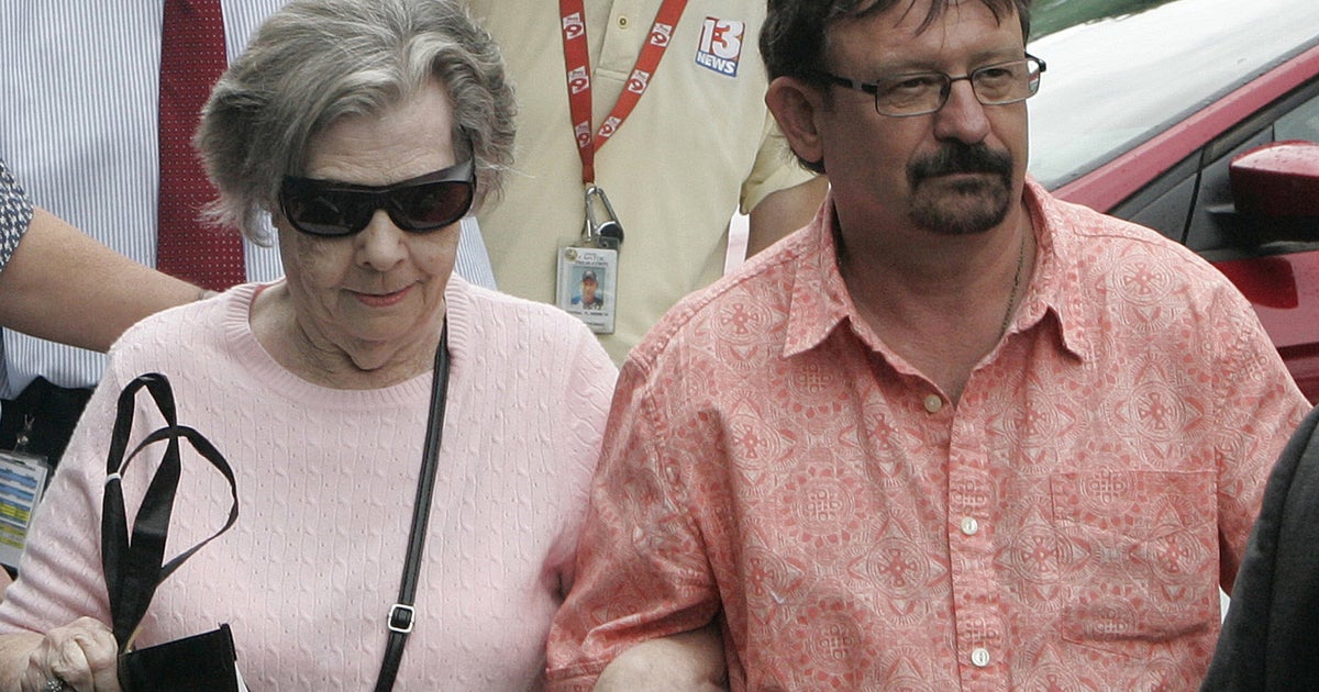 Fla. woman, 84, claims record Powerball prize - CBS News