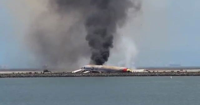 Amateur video of Asiana Flight 214 crash in San Francisco - CBS News