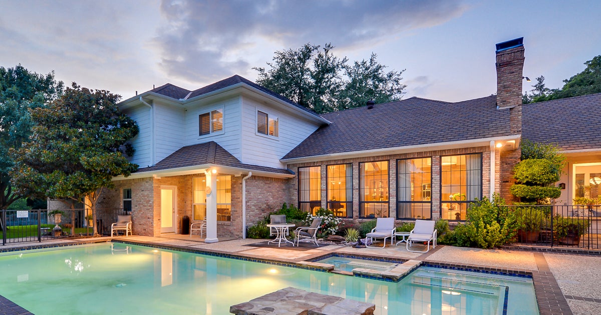 "Walker, Texas Ranger" home hits market for $1.2 million - CBS News