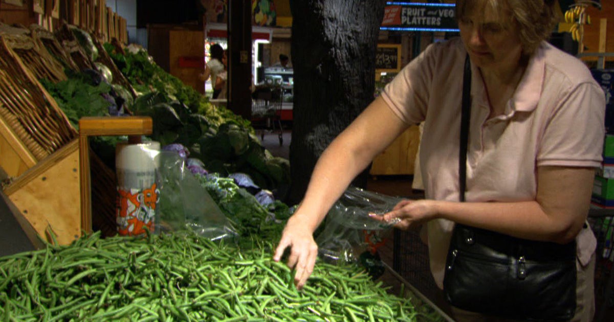 As millions starve, a third of the world's food rots - CBS News