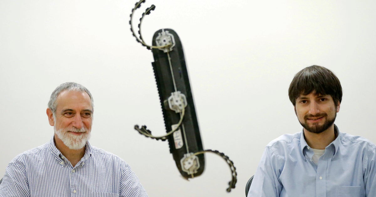 Researchers create robot that jumps - CBS News