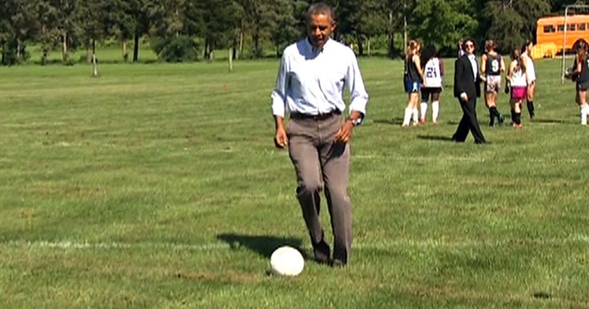 President Obama shows off his soccer skills - CBS News