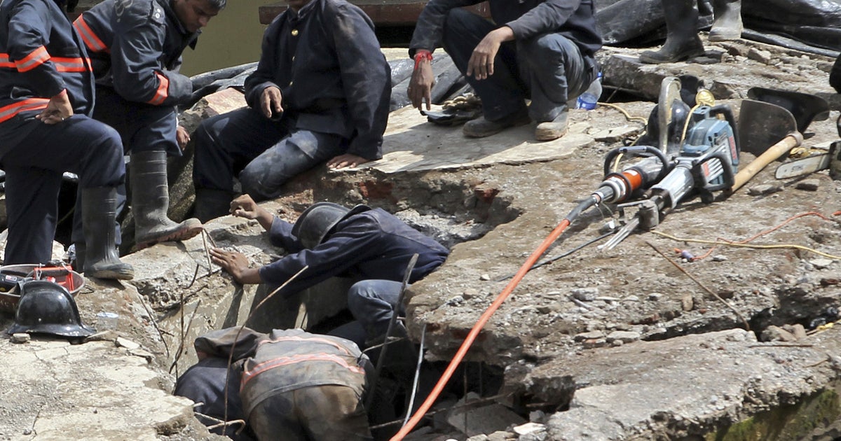 Final death toll stands at 60 in Mumbai building collapse - CBS News