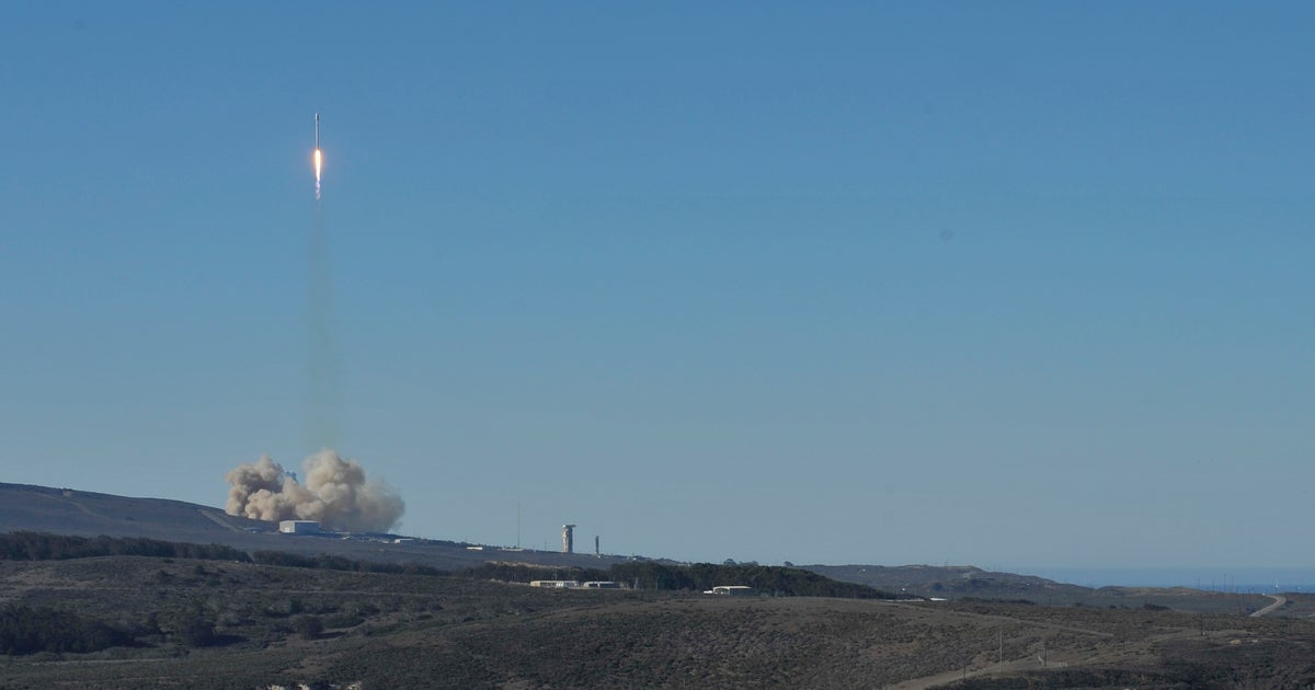 U.S. companies help reach milestones for space program - CBS News