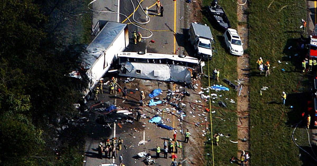 Church bus crash kills eight in Tenn. - CBS News