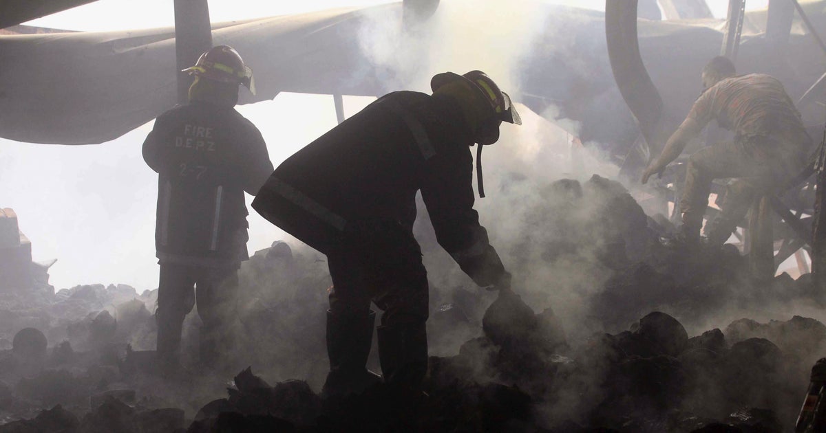 The Bangladesh factory collapse one year later - CBS News