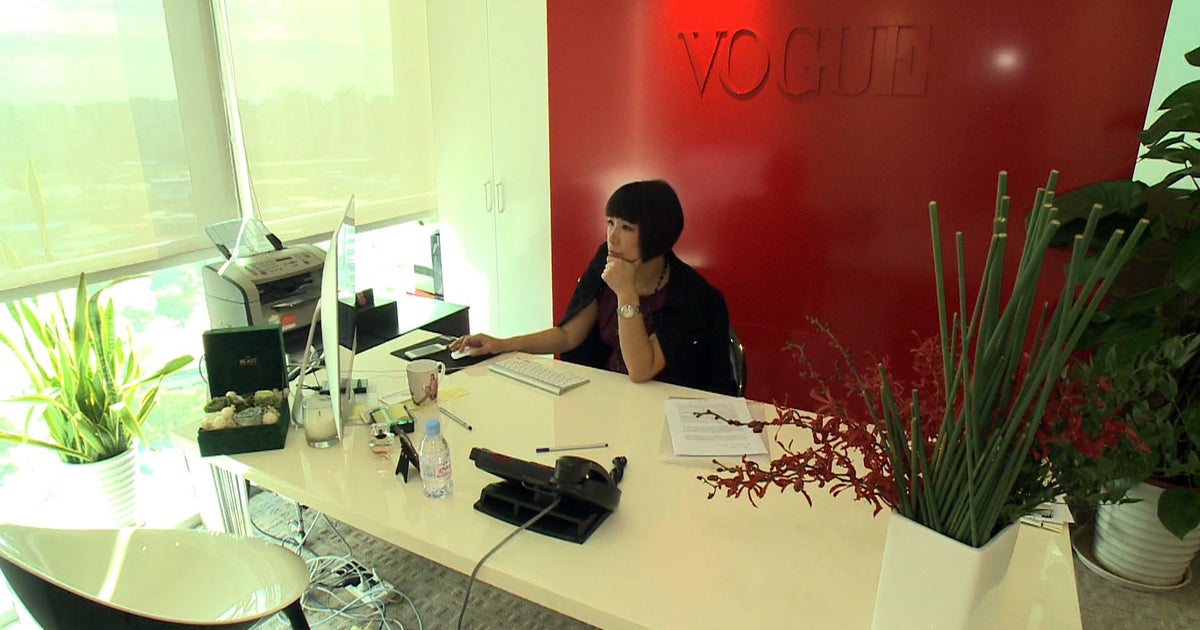 Angelica Cheung: Vogue China editor builds fashion industry - CBS News