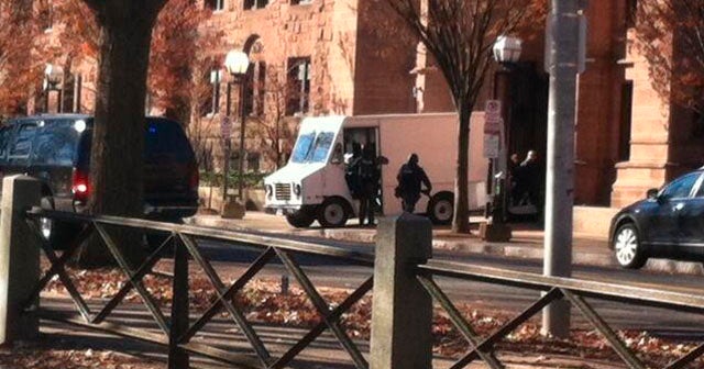 Yale says person with gun reported on campus - CBS News
