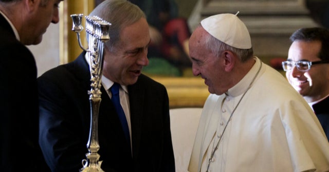 Pope Francis meets with Netanyahu - CBS News
