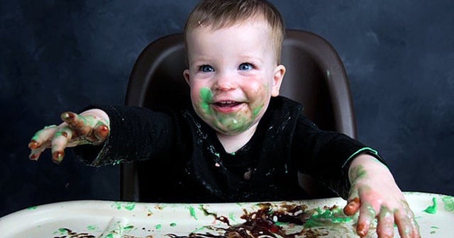 Study: Messy babies make better learners - CBS News
