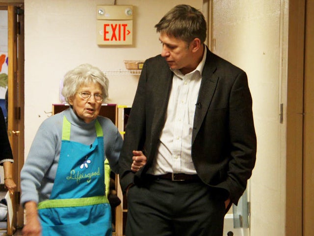 America's oldest teacher may also be most beloved - CBS News