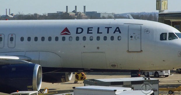 Delta to change how it calculates frequent flyer program - CBS News