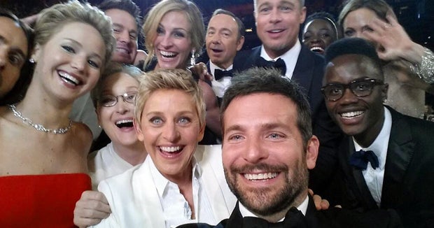 Oscars 2014: Ellen DeGeneres Selfie Goes Viral Crashes Twitter - CBS News