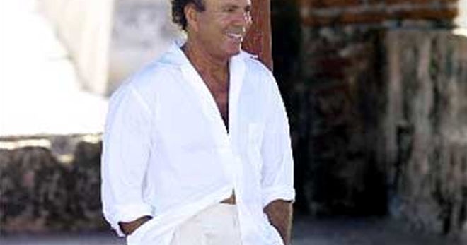 The loves of Julio Iglesias - CBS News