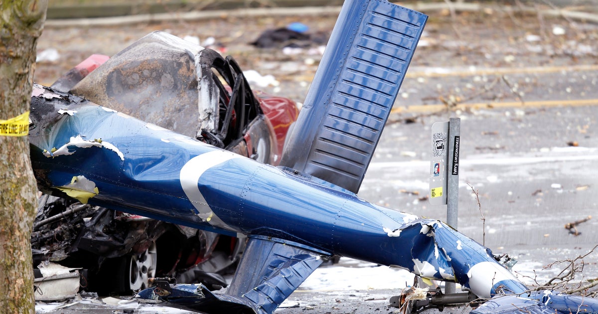 News helicopter crashes near Seattle Space Needle; 2 dead - CBS News