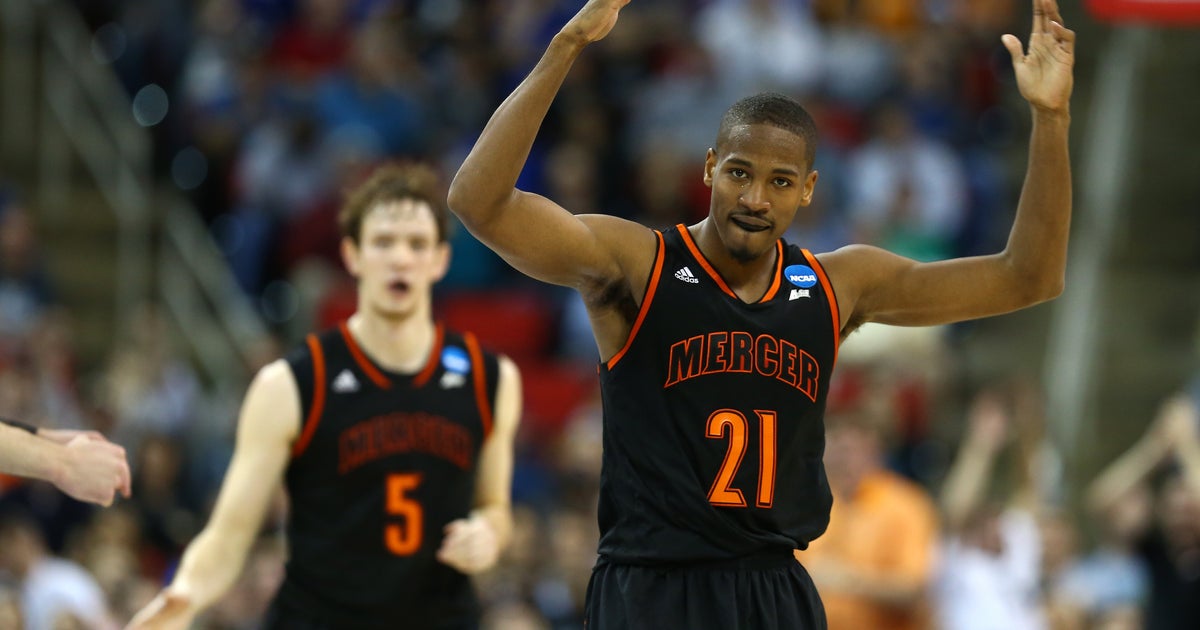 Mercer shocks Duke 78-71 in NCAA tournament opener - CBS News