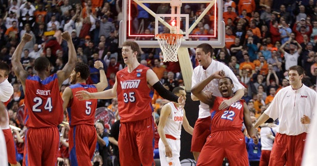 Dayton stuns Syracuse 55-53 to advance - CBS News