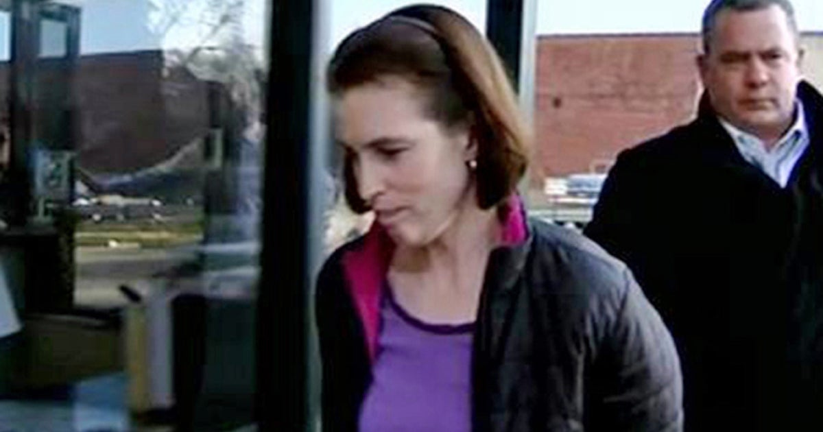 Laurel Schlemmer, Pennsylvania mom, says "voices" told her to sit on ...