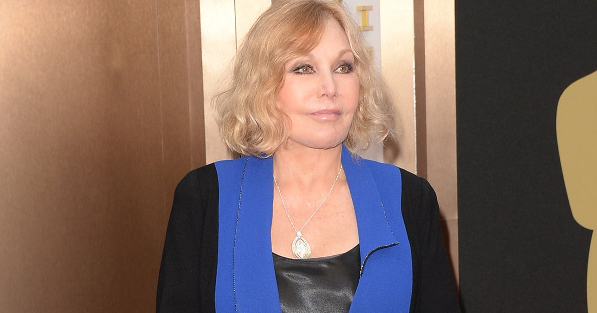 Kim Novak speaks out against Oscar night "bullies" - CBS News