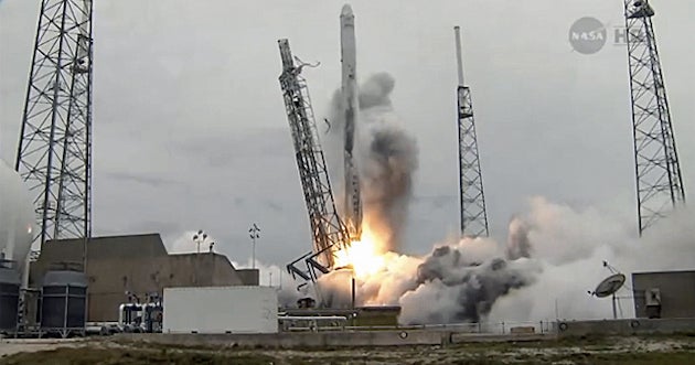 SpaceX cargo ship takes off on station resupply - CBS News