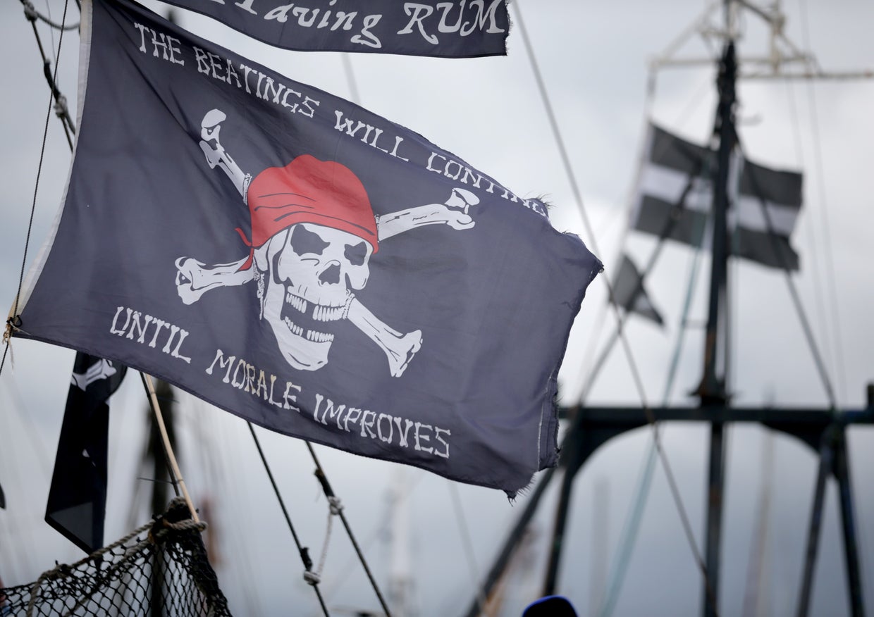 Pirates gather to break world record
