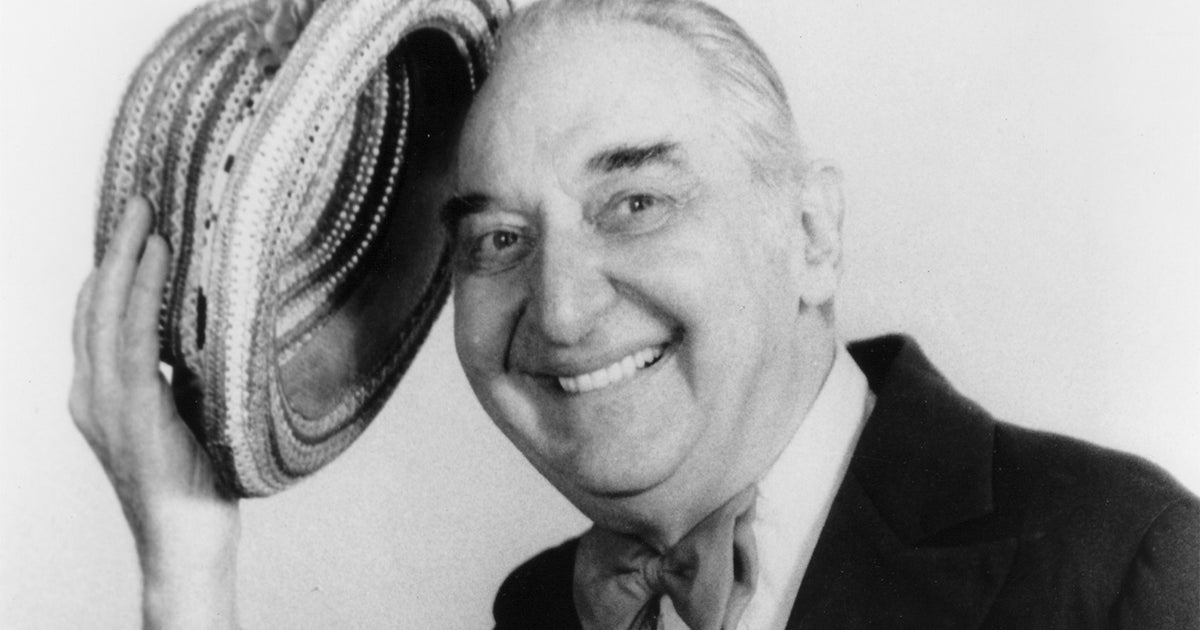 Fyvush Finkel: A character actor who's a real character - CBS News