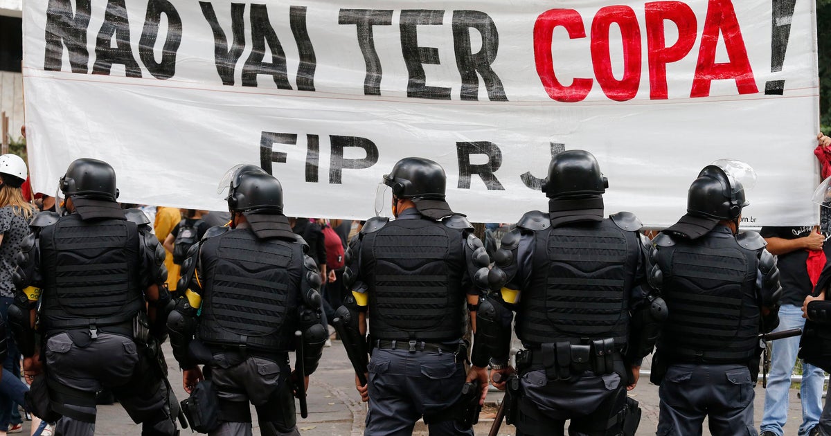 World Cup 2014 protests cast shadow over games in Brazil - CBS News