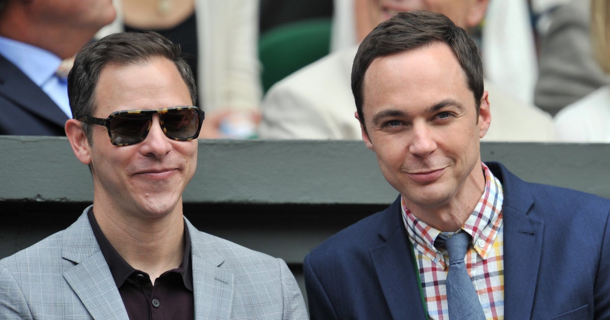 Jim Parsons and partner Todd Spiewak tie the knot - CBS News