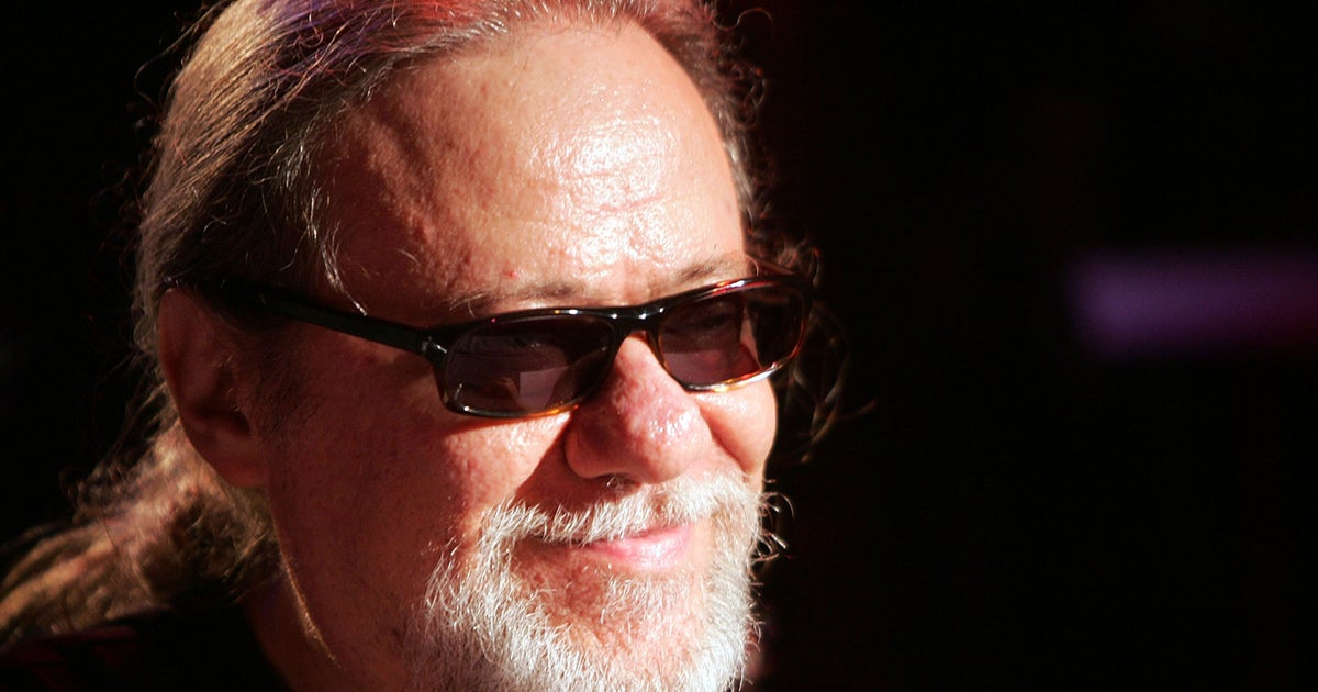 Tommy Ramone, last of the Ramones, dies at 65 - CBS News
