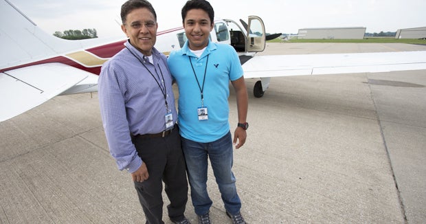Indiana teen pilot dies in crash while trying to set record - CBS News