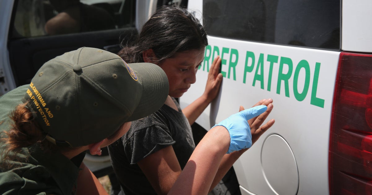 Border debate moves from Congress to the campaign trail - CBS News