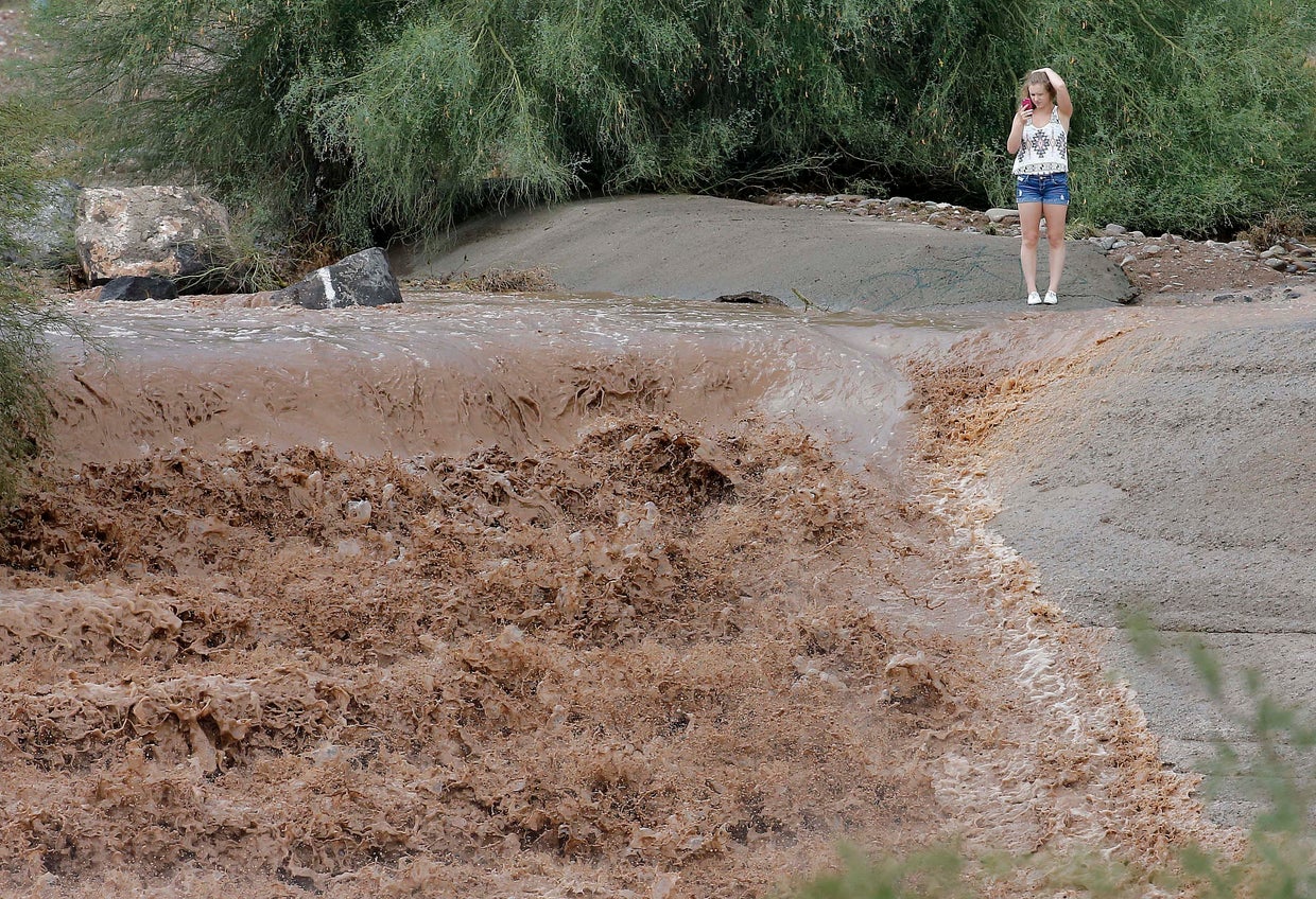 Flooding sweeps through Phoenix