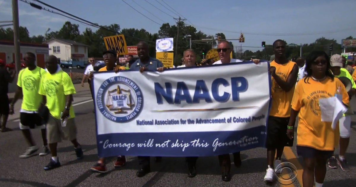 Amid changed atmosphere, protesters on both sides gather in Ferguson ...